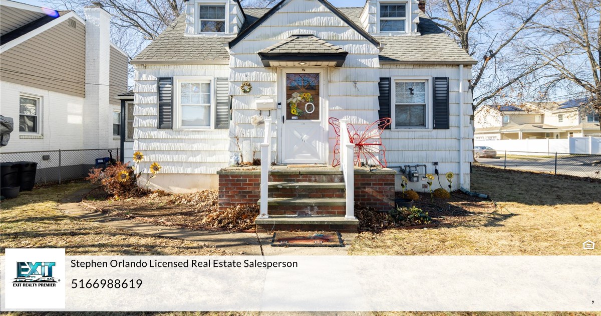 131 Goldenrod Ave, Franklin Square, NY 11010